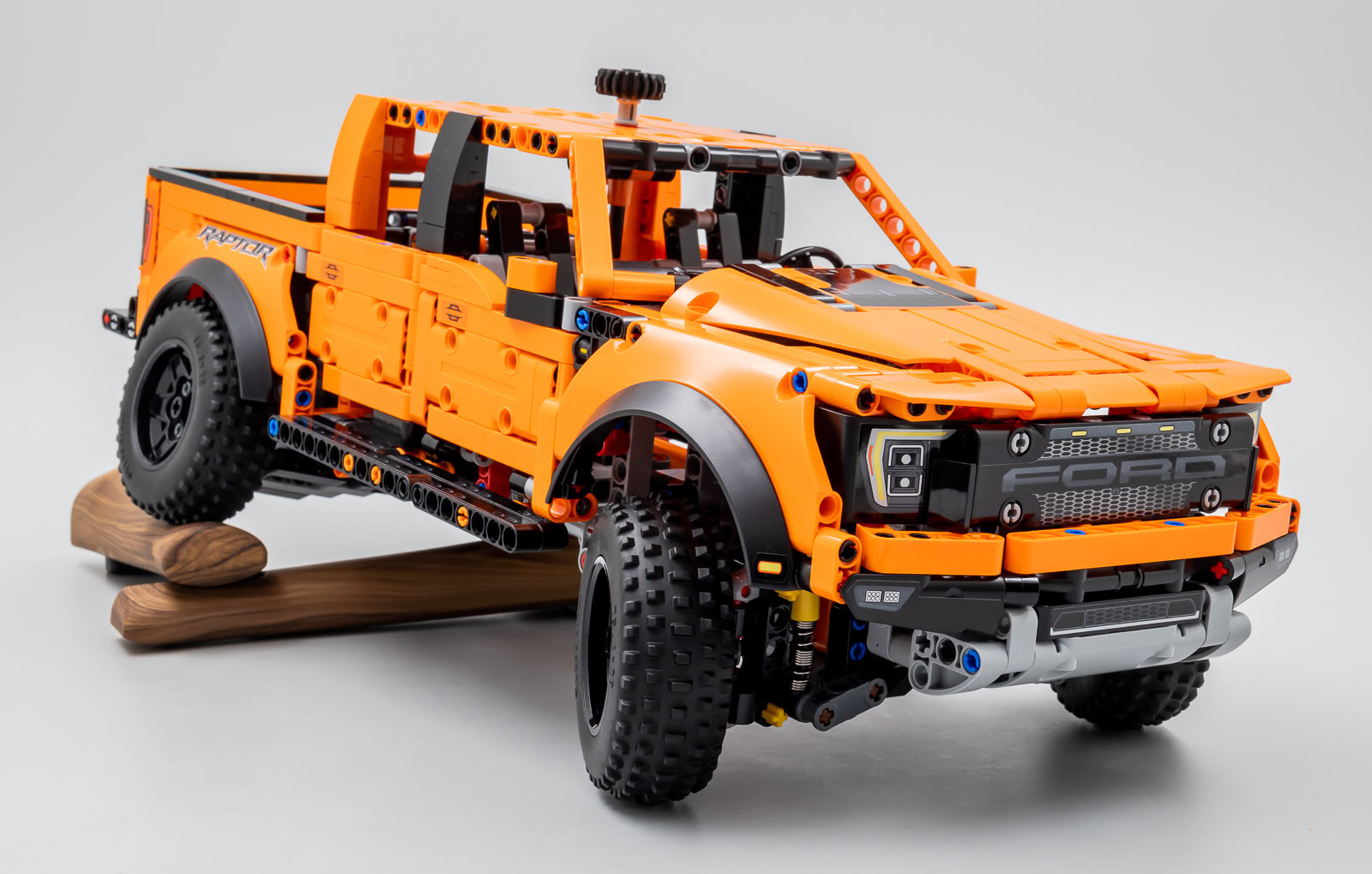 Vite testé : LEGO Technic 42126 Ford F-150 Raptor - HOTH BRICKS