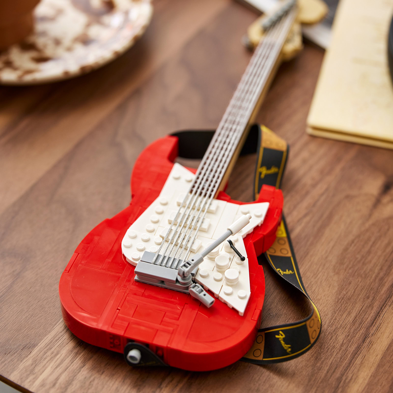 LEGO IDEAS 21329 Fender Stratocaster : Tout ce qu'il faut savoir - HOTH ...