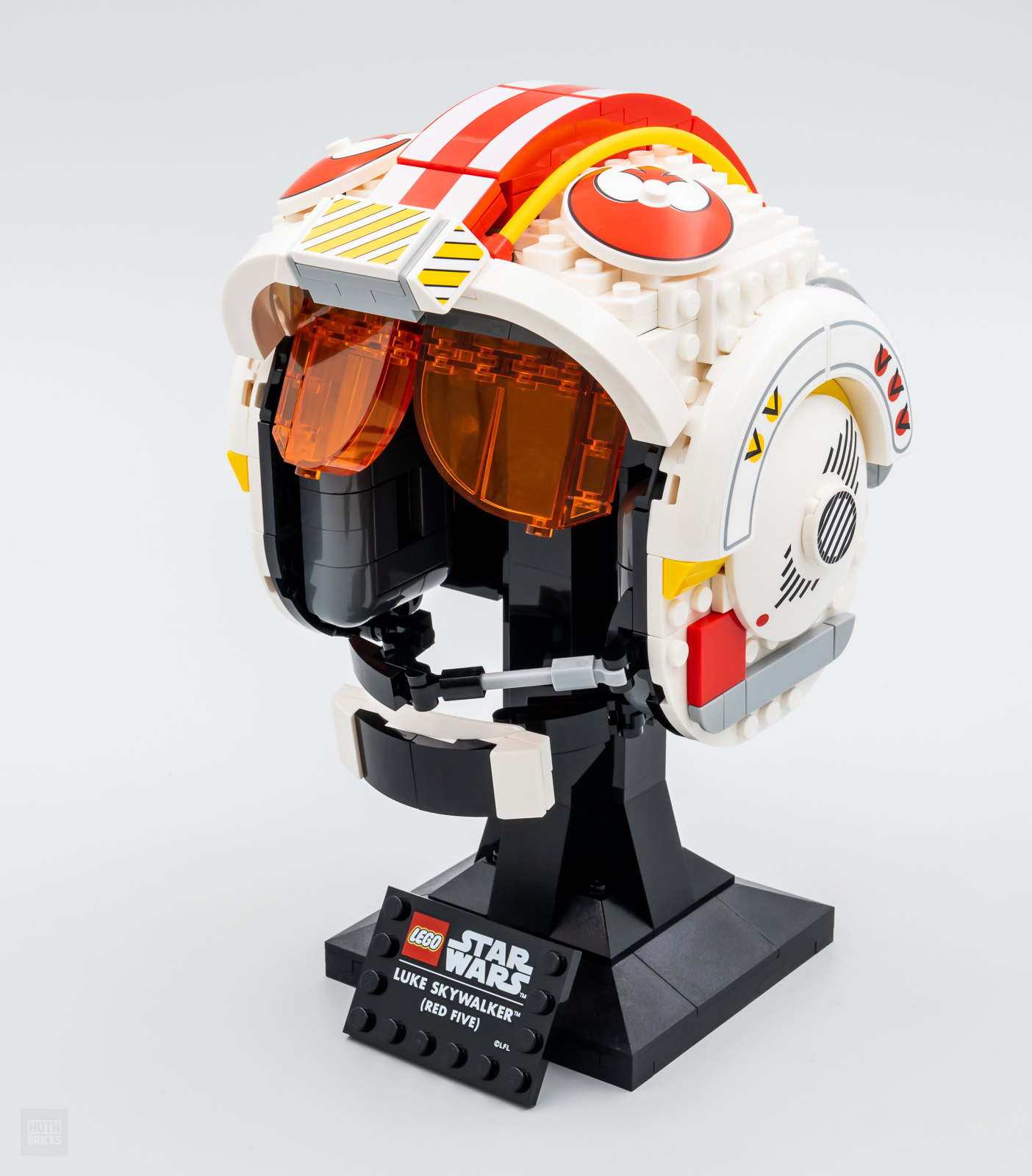 Vite testé : LEGO Star Wars 75327 Luke Skywalker (Red Five) Helmet ...