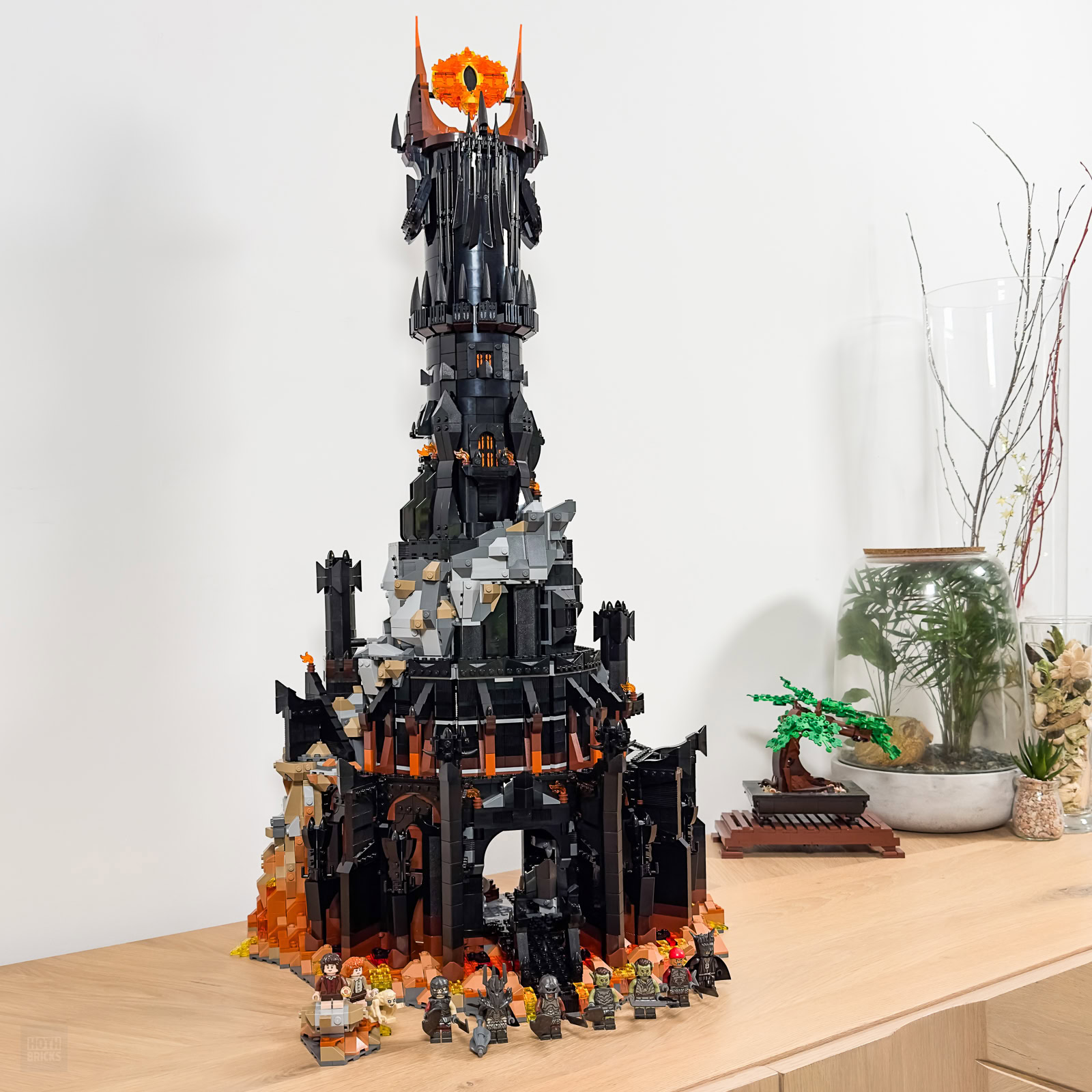 Très vite testé : LEGO ICONS 10333 The Lord of the Rings Barad-Dûr ...