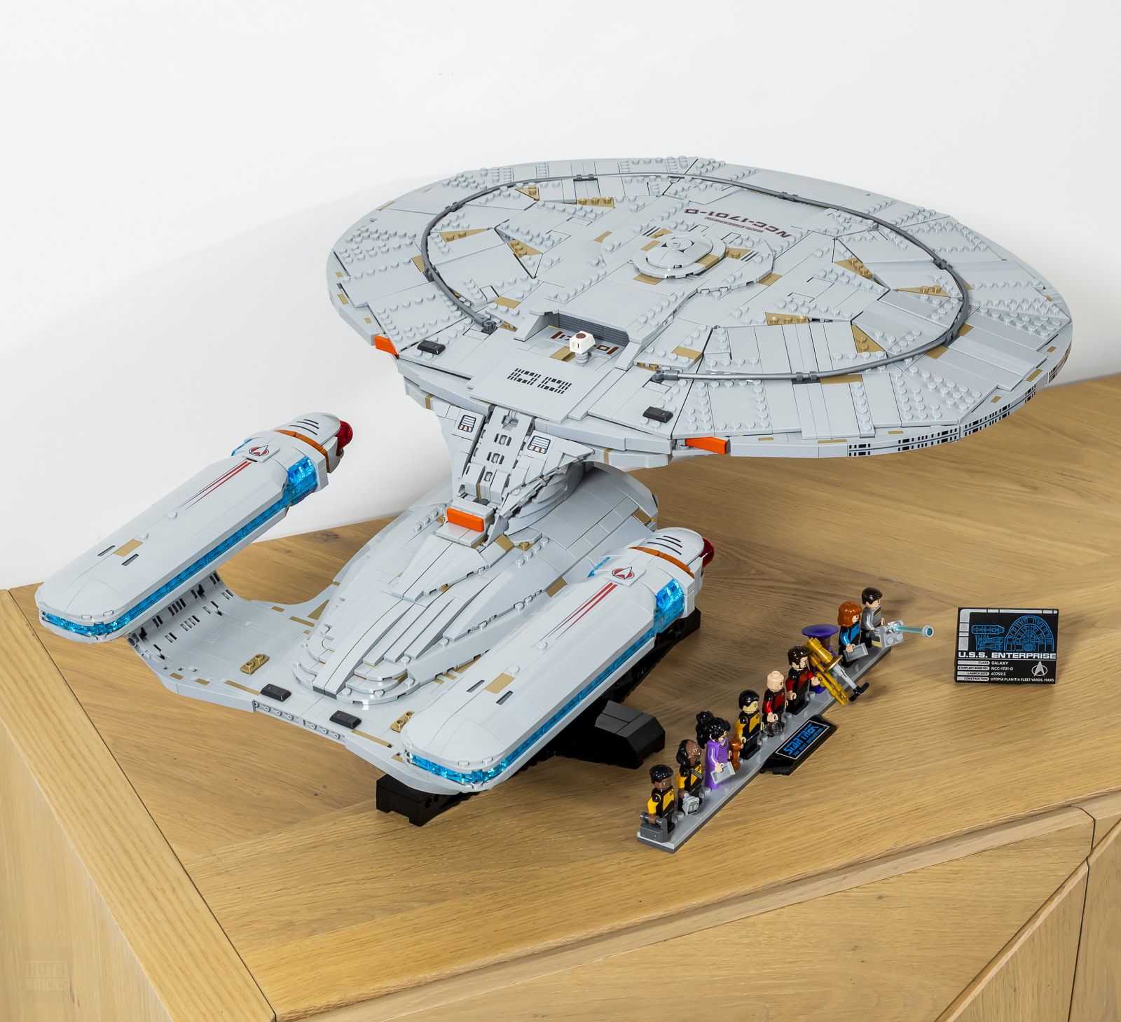 Review : LEGO ICONS 10356 Star Trek: USS Enterprise NCC-1701-D - HOTH ...