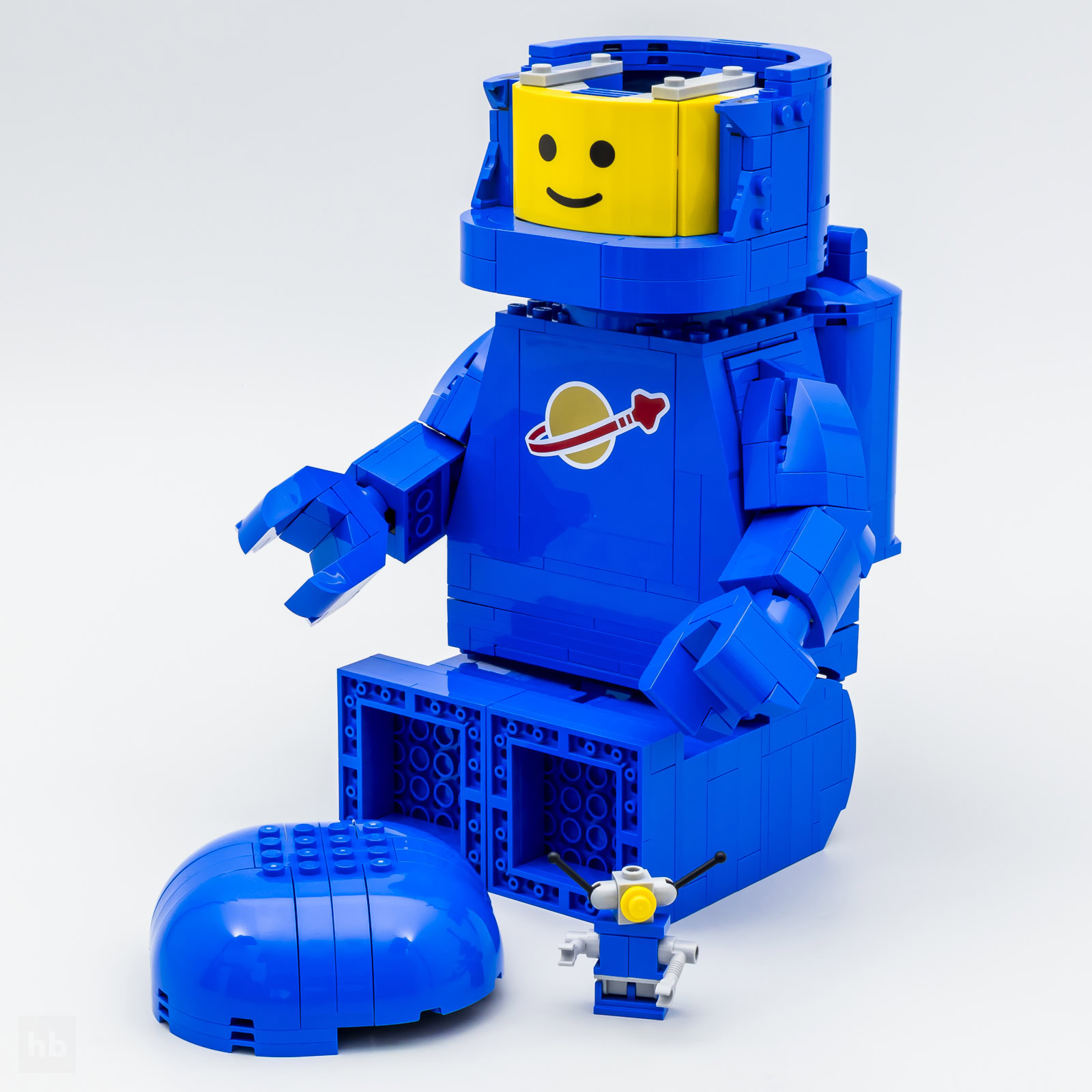 Très vite testé : LEGO 40921 Scaled-Up Blue Astronaut Minifigure - HOTH ...